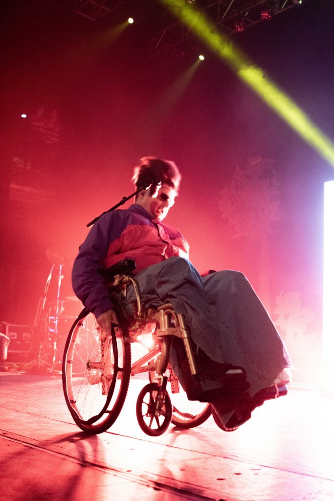 The World Bids Farewell to Oliver Tree - BLUNTIQ